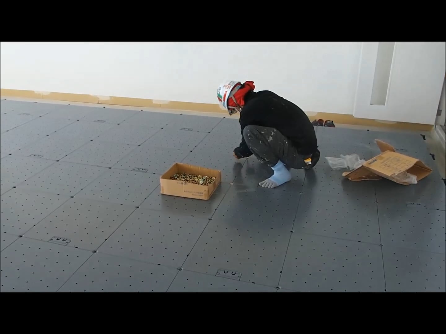 INOAC - OAフロア パネル構法支柱分離型 NeoFOSPA施工方法 on Vimeo