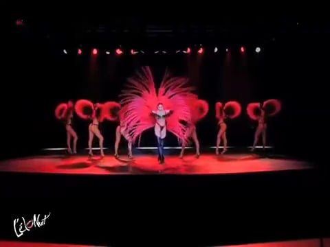 Elonuit show in theater on Vimeo