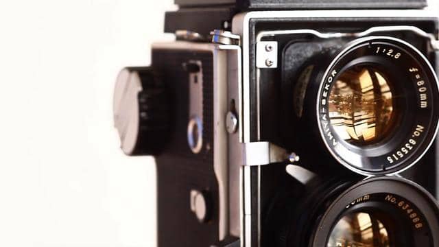 My mamiya C220 on Vimeo