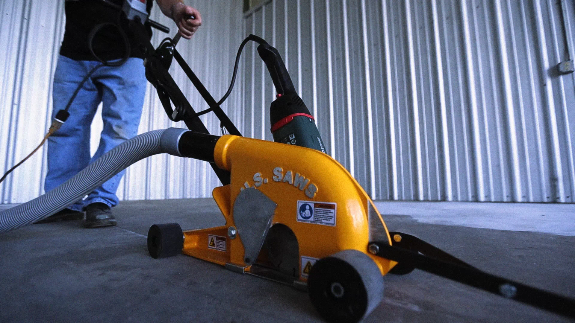 Heavy Duty Dust Buggy - Joint Clean-out Saw on Vimeo