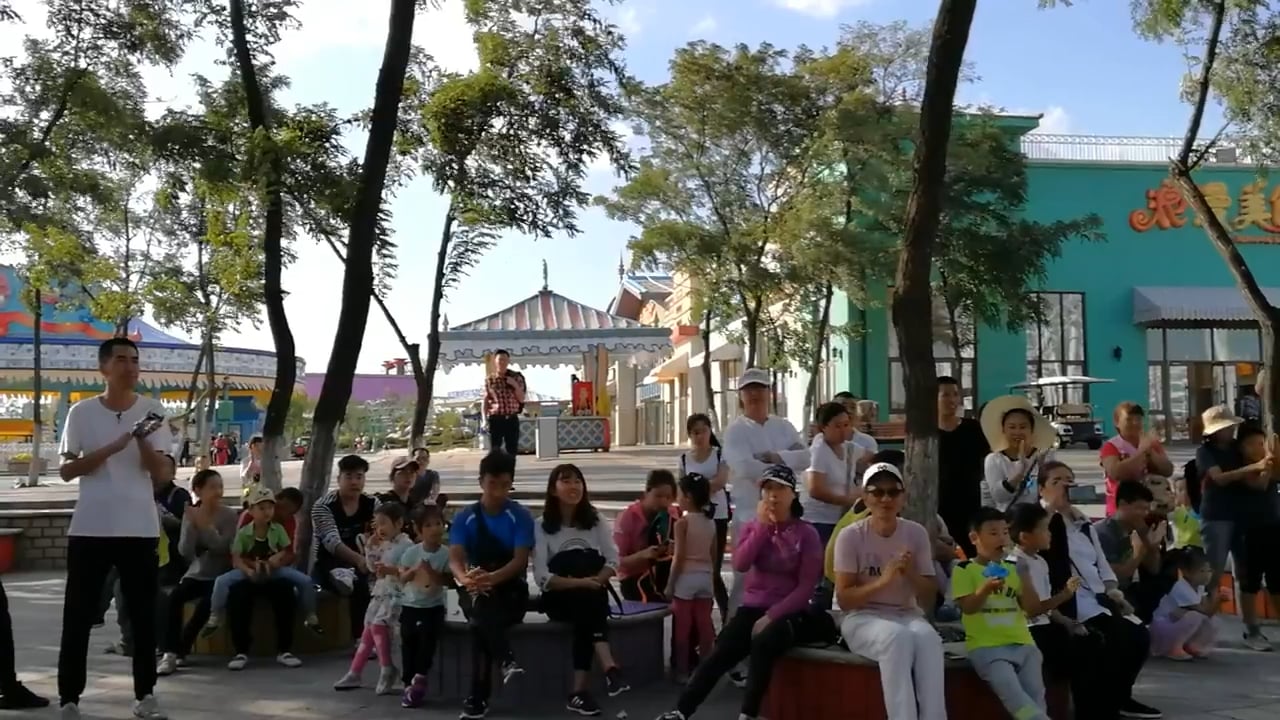 Walking Musical Band 1