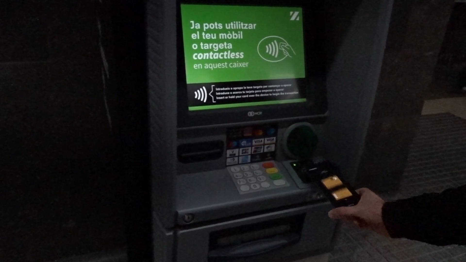 Samsung Pay cash withdrawal at Cardtronics Spain ATM on Vimeo