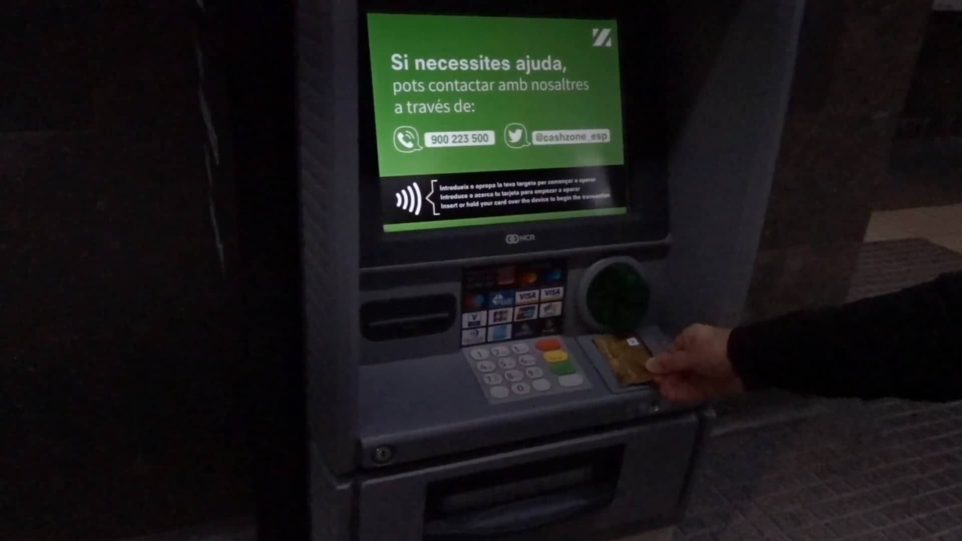 Contactless card cash withdrawal at Cardtronics Spain ATM on Vimeo