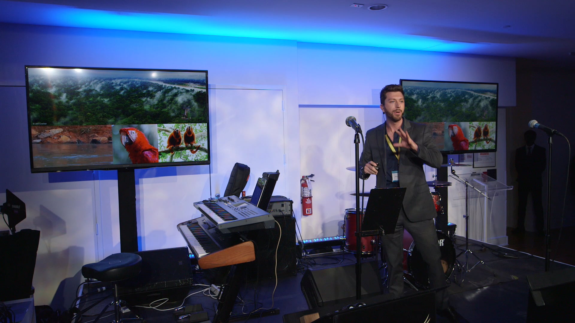 Aaron Pomerantz│Real-time DNA barcoding in a remote rainforest using ...