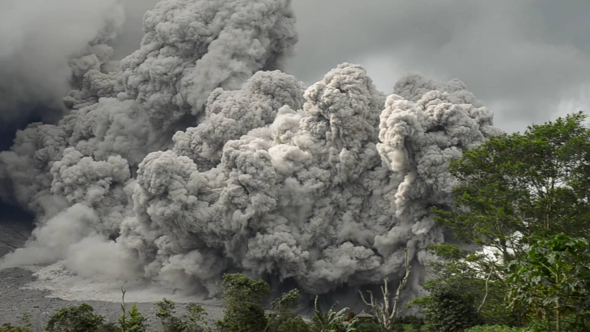 Sinabung Volcano Pyroclastic flow 1080p on Vimeo