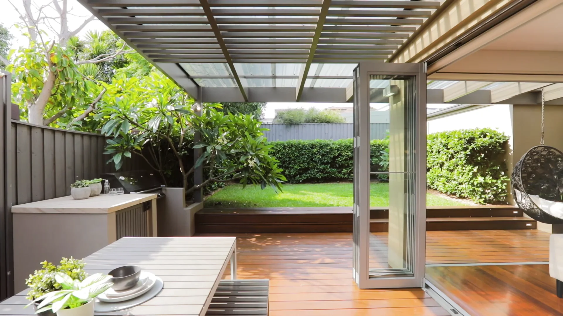 9 Cary Street, Leichhardt - Robert Clarke & Simone Azzi on Vimeo