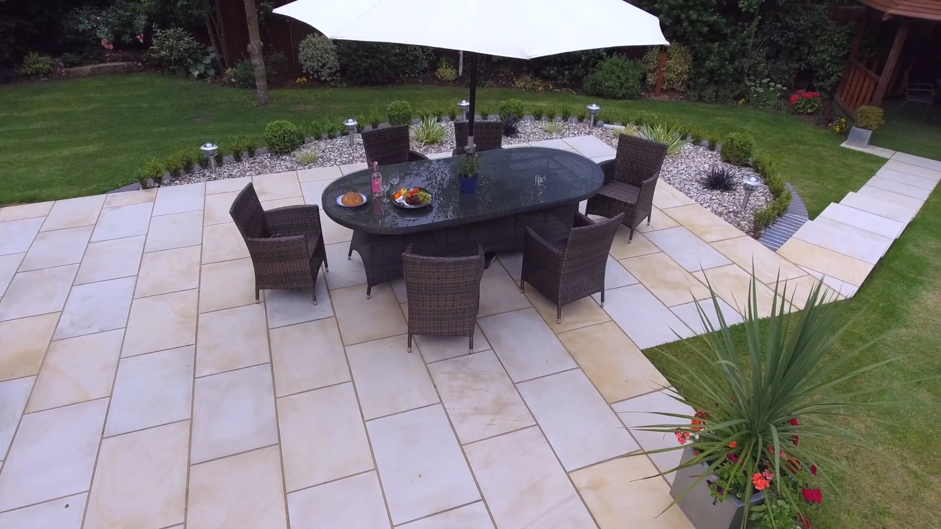 Pavestone - Pavestone Regal Summit Sandstone Patio Paving on Vimeo