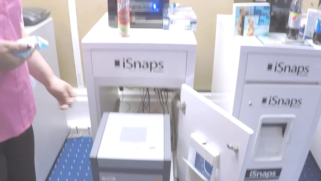 LR_CLEANING THE PRINTER AND CABINET ISNAPS on Vimeo