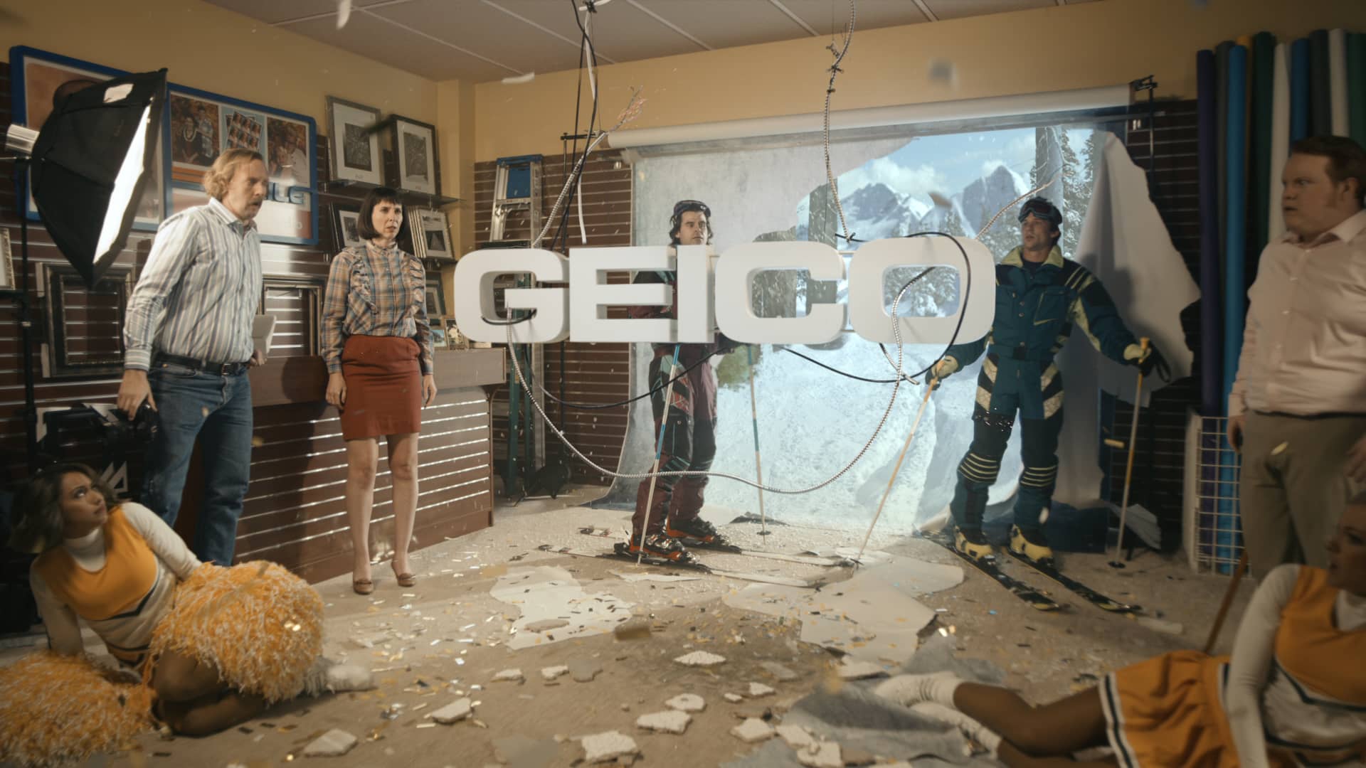 Geico - Interrupt - Smile and Say Skis :30 on Vimeo