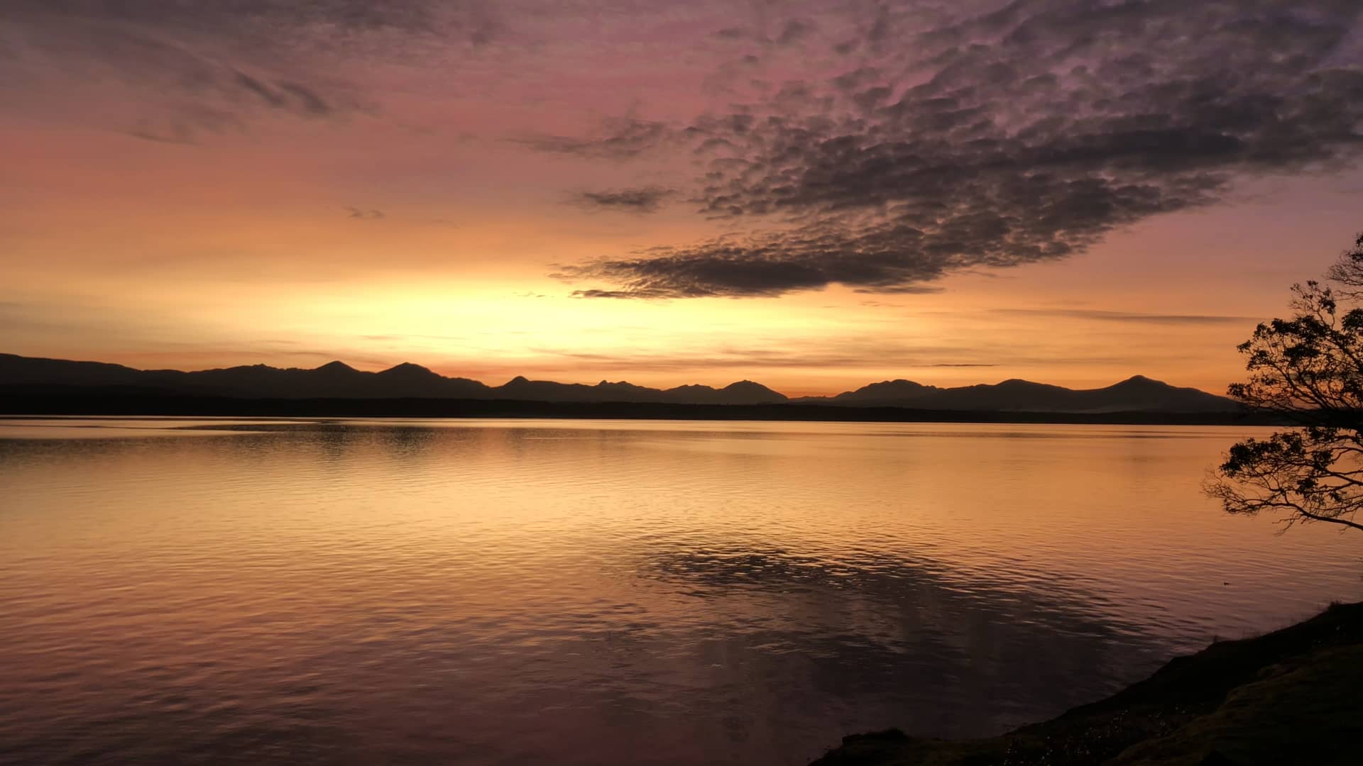 Ruxton Island Sunset, Feb 2018 on Vimeo