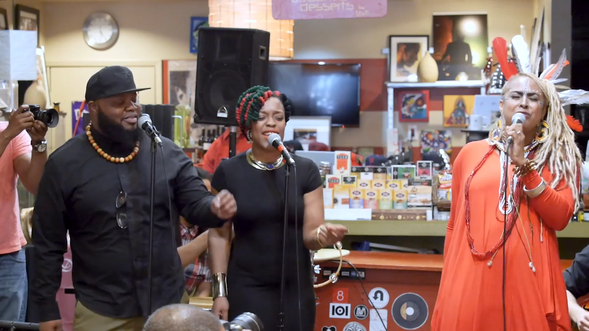 Navasha Daya - "Lom Nava Love" (Live at Moods Music, Atlanta, GA) on Vimeo
