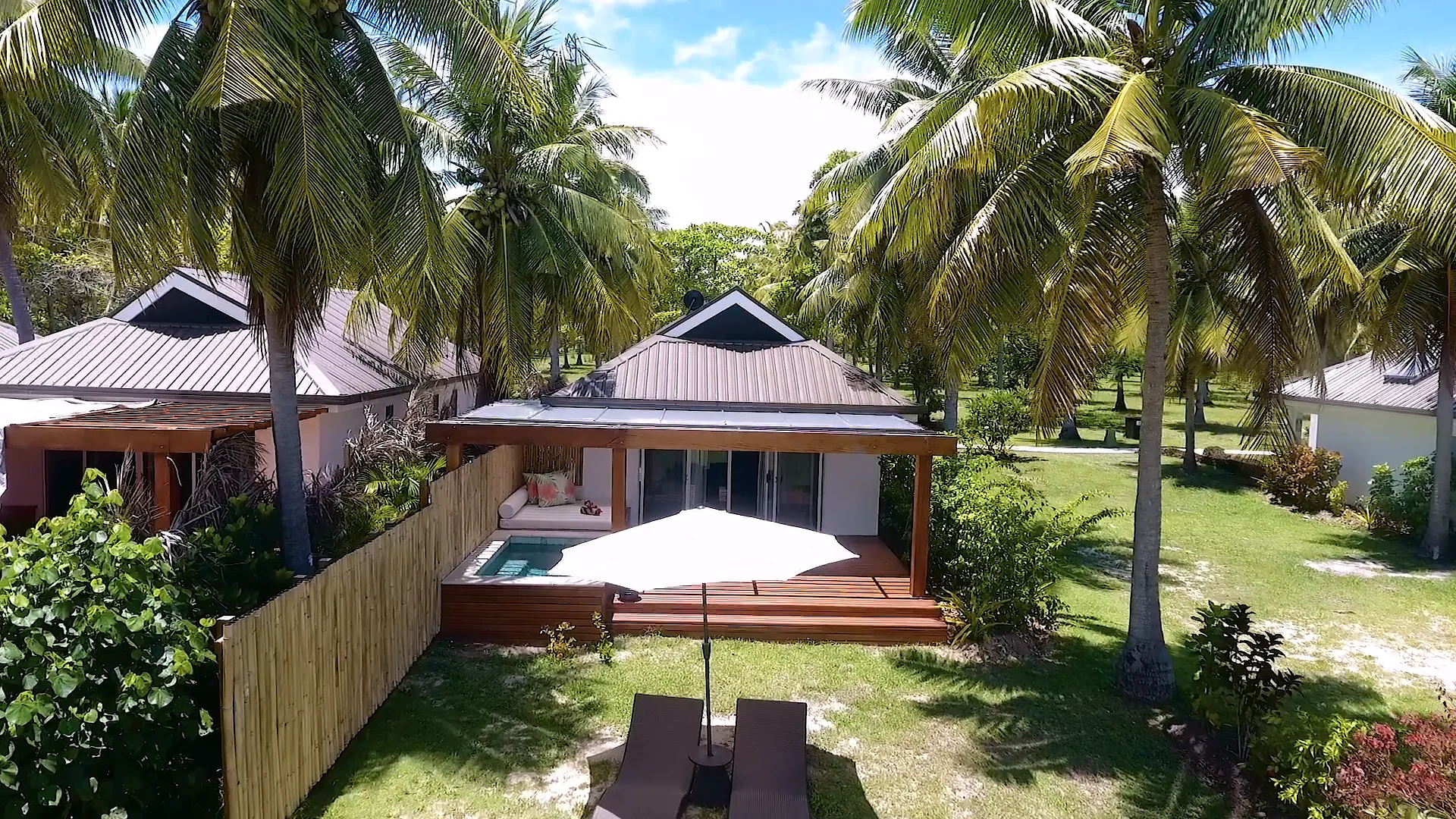 Beachfront Pool Bure on Vimeo