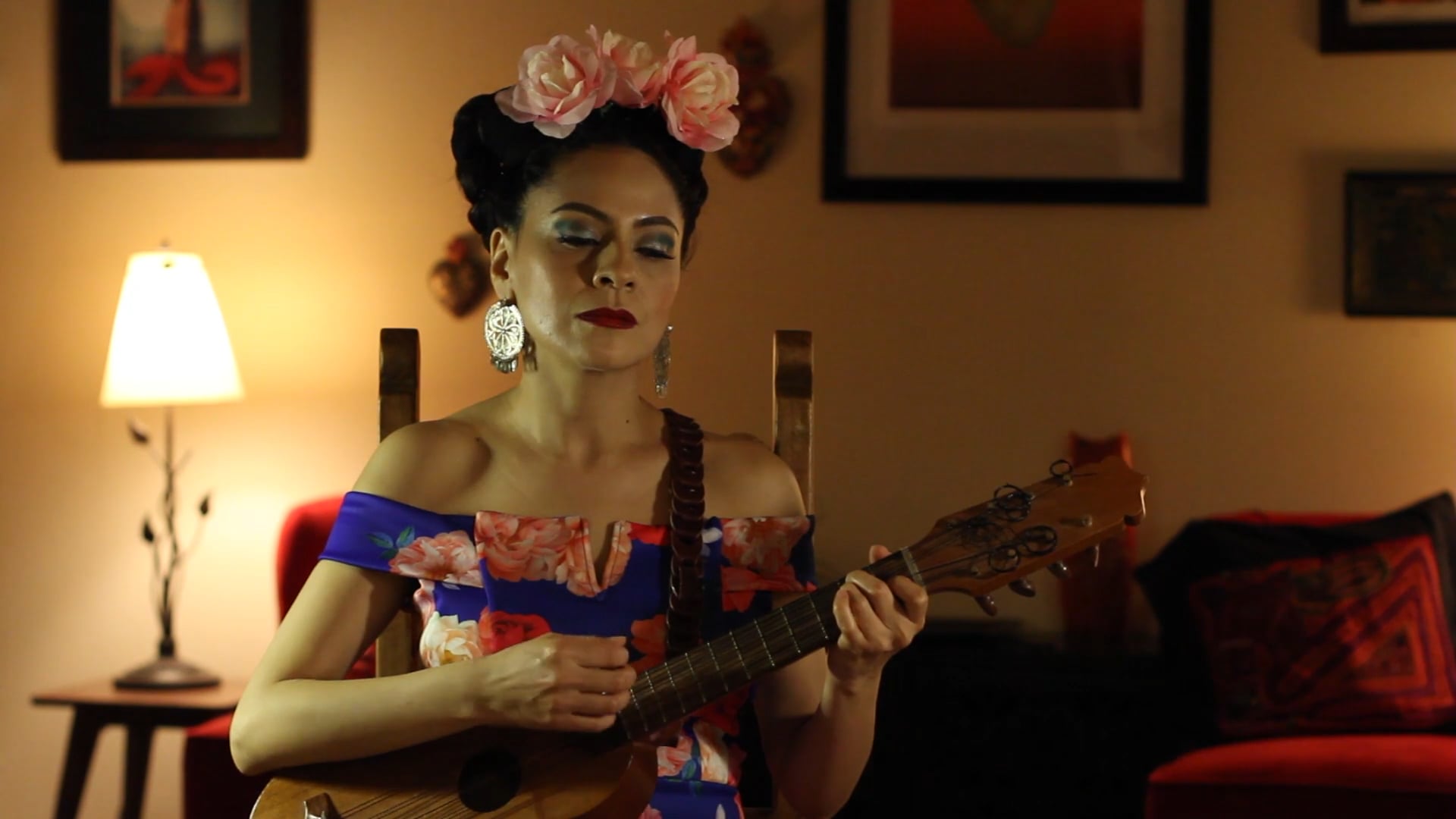 Azul Barrientos: "Luna Fuerza." on Vimeo