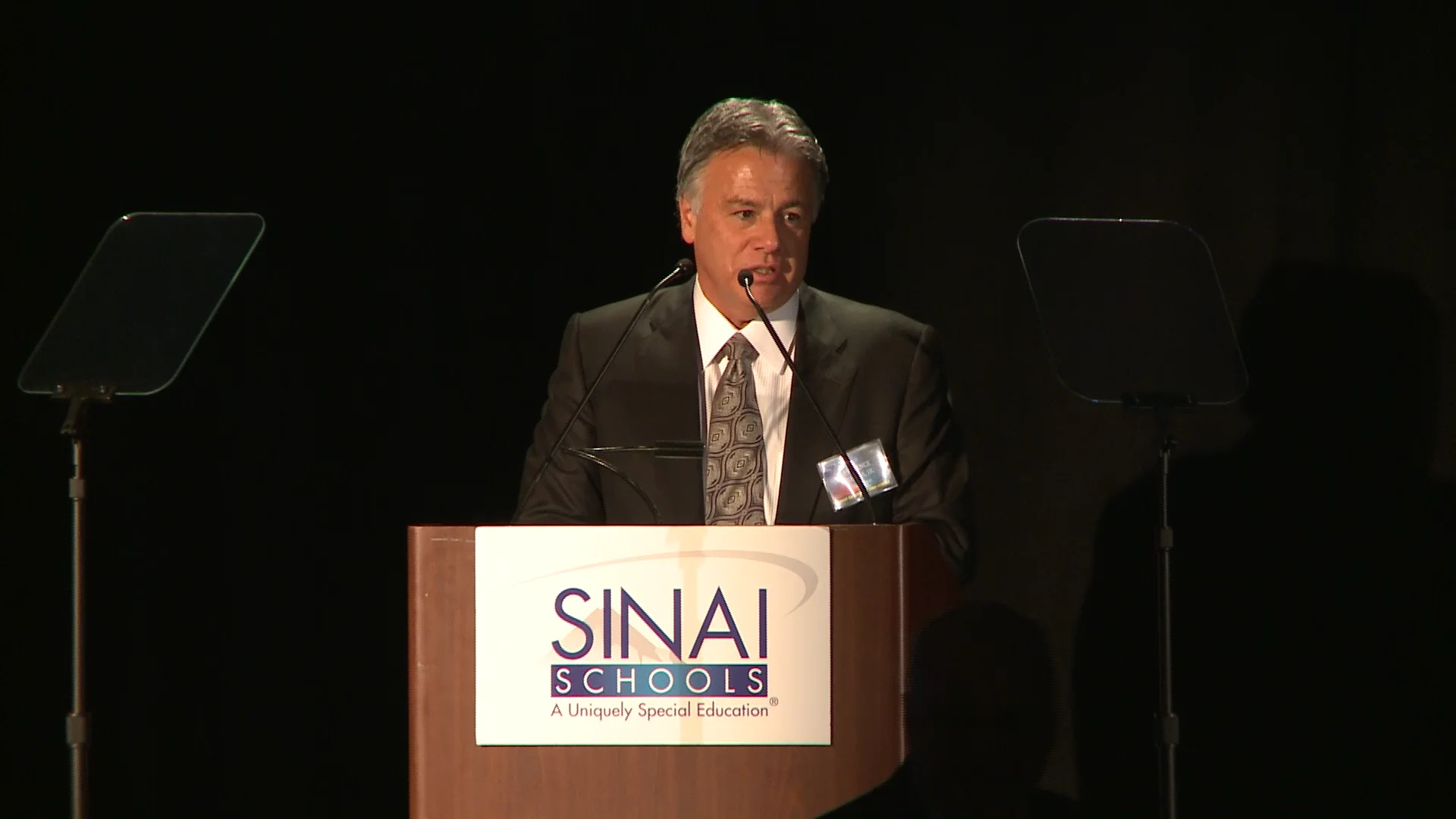 Honoree Lawrence R. Inserra Jr., CEO, speaks at the 2018 SINAI Dinner ...
