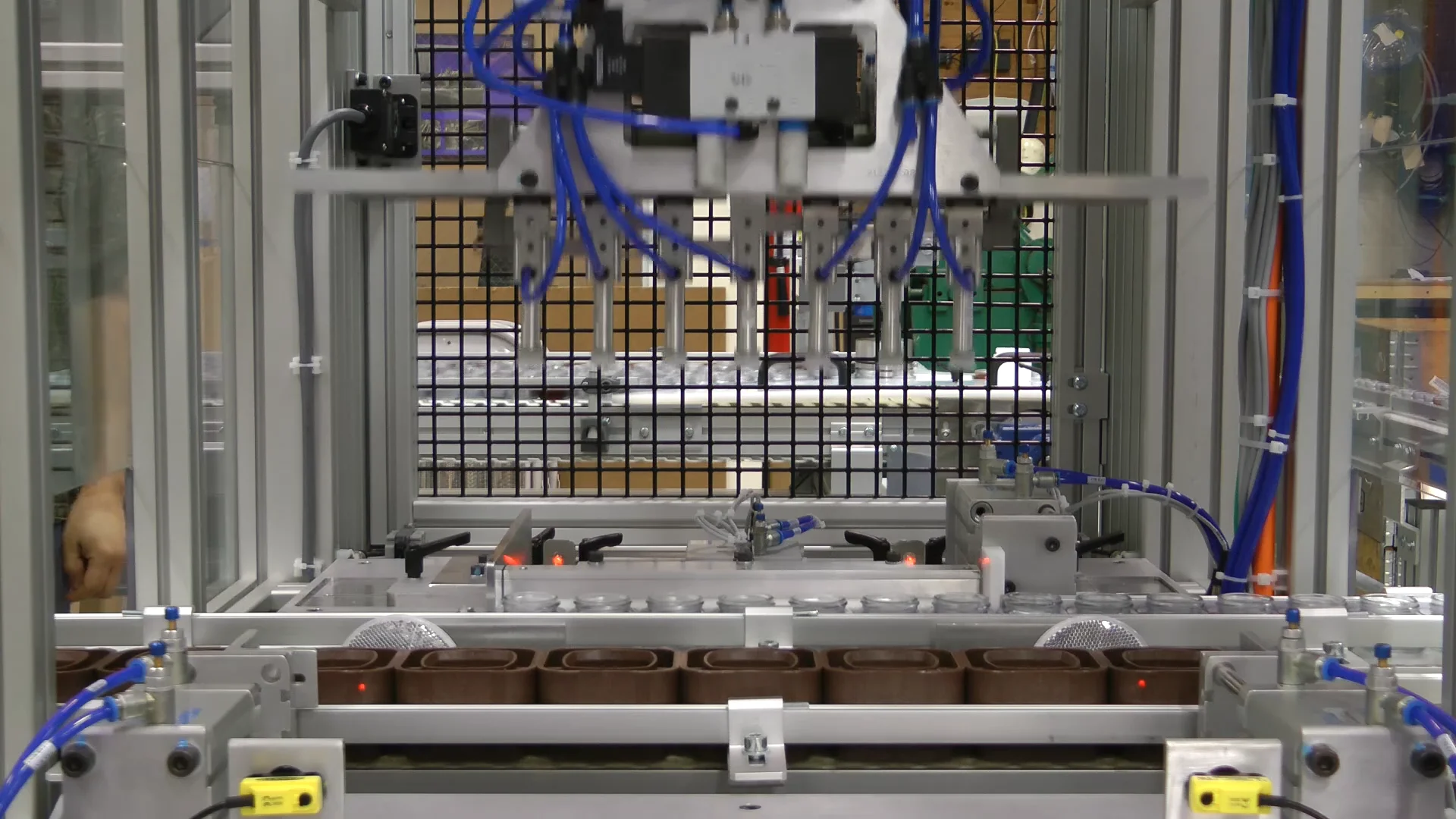 2127 Pick and Place Cosmetic Puck Loader.mp4 on Vimeo