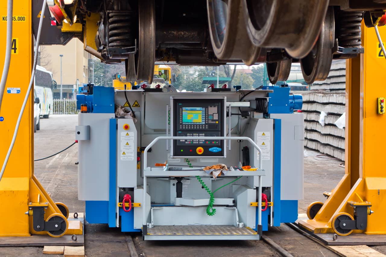 MobiTurn, il tornio mobile ferroviario di GCF on Vimeo