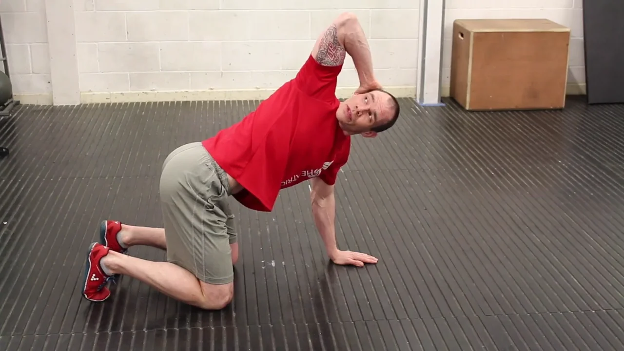 Dynamic Mobility/Movement Prep Example - Kneeling on All 4s T Spine Rotation on Vimeo