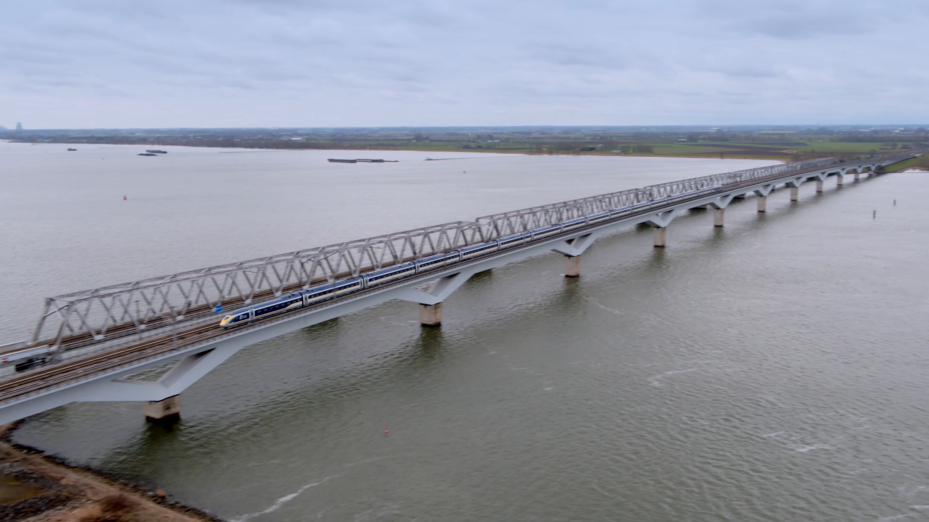 Drone video of the Eurostar HSL in The Netherlands on Vimeo