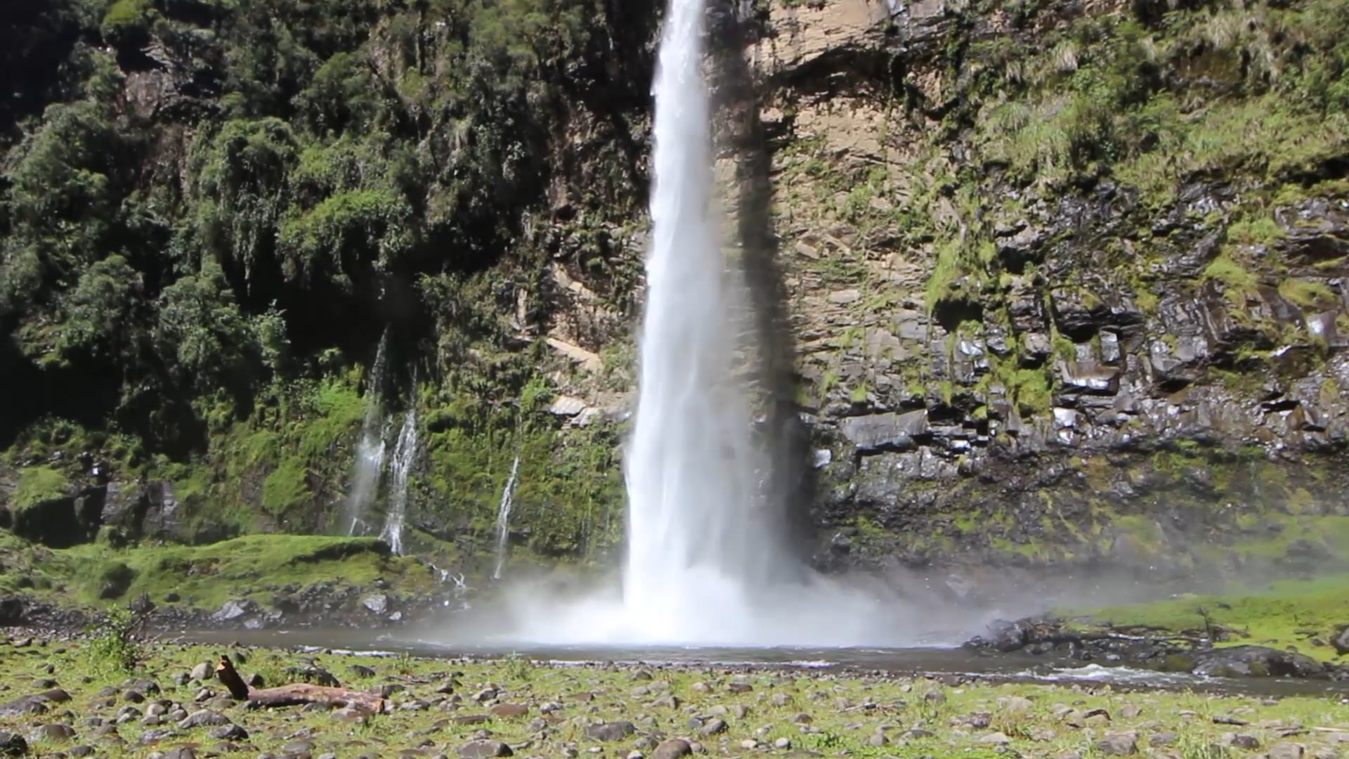 Cascada Cóndor Machay on Vimeo