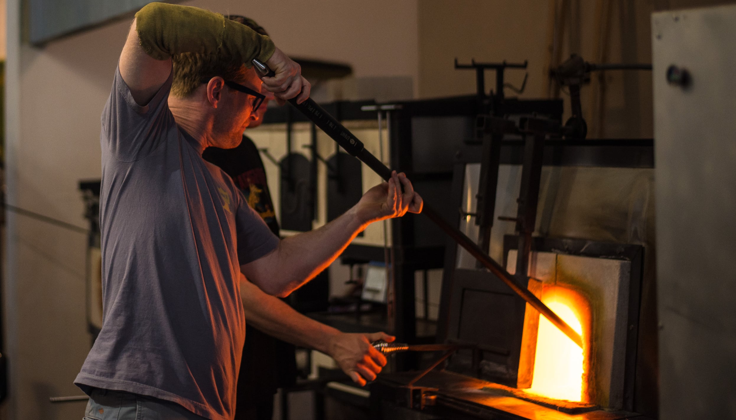 PLAIN|SIGHT: Monarch Glass Studio on Vimeo