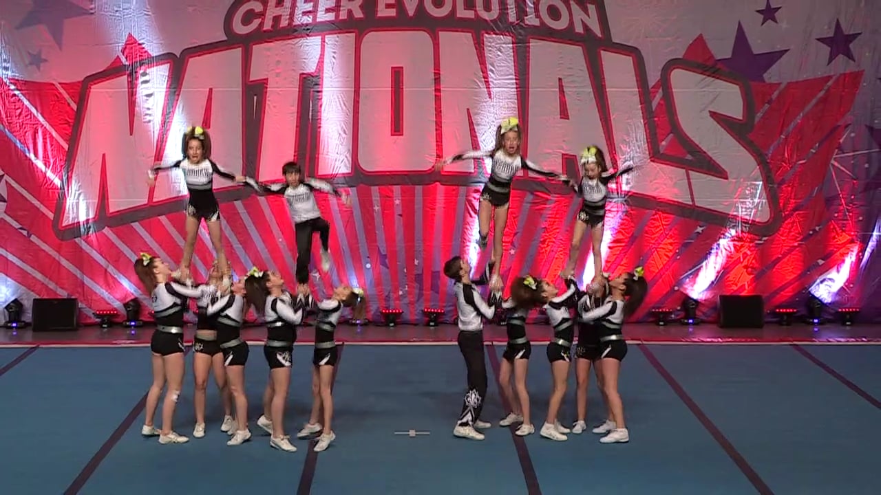 Sparks Cheerleading Dynamite Junior Sm 4 R1 on Vimeo