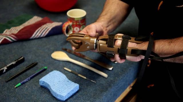 LN-4 Prosthetic Hand: Grips & Use on Vimeo