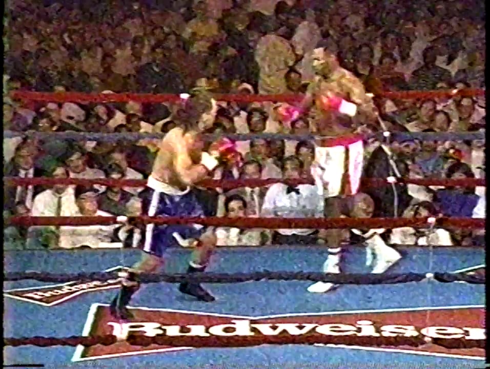Larry Holmes vs Ken Lakusta on Vimeo