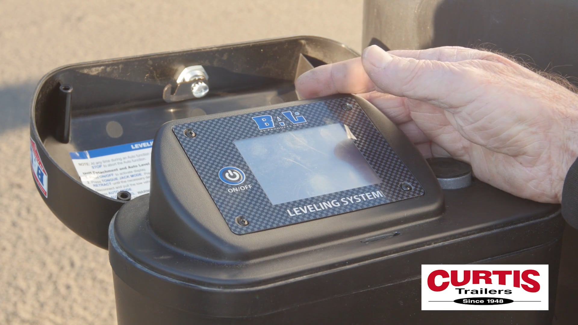 Curtis Trailers - BAL Electric Leveling System on Vimeo
