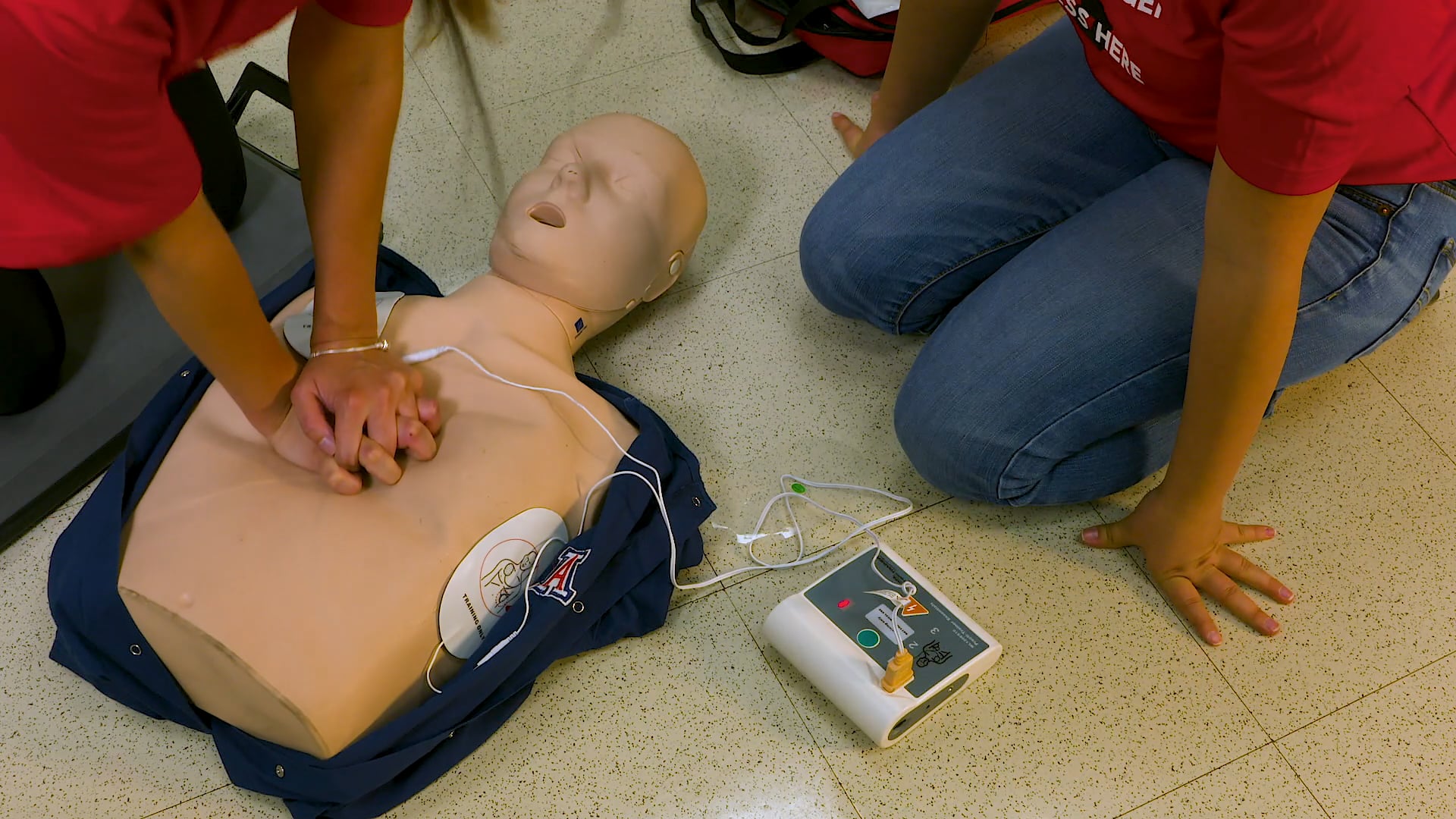 RCP Con Solo Compresiones de Pecho on Vimeo