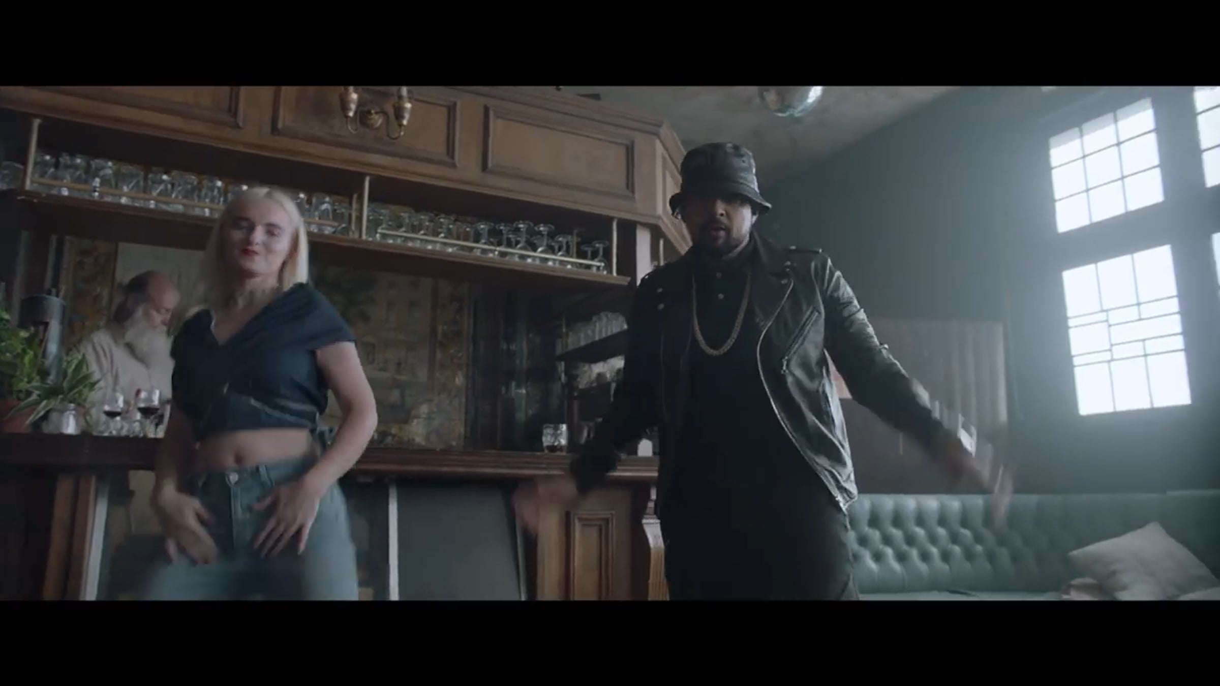 Clean Bandit - Rockabye ft. Sean Paul & Anne-Marie [Official Video]