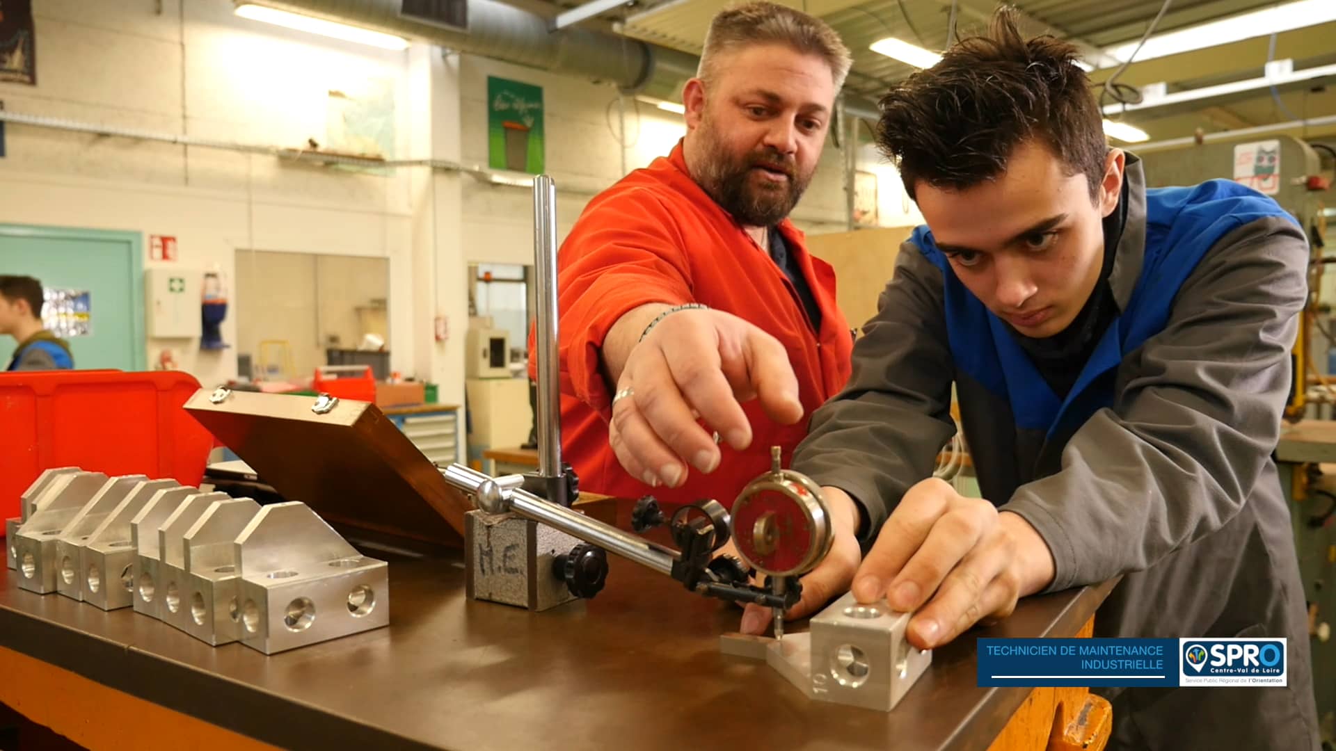 Le métier de technicien de maintenance industrielle on Vimeo