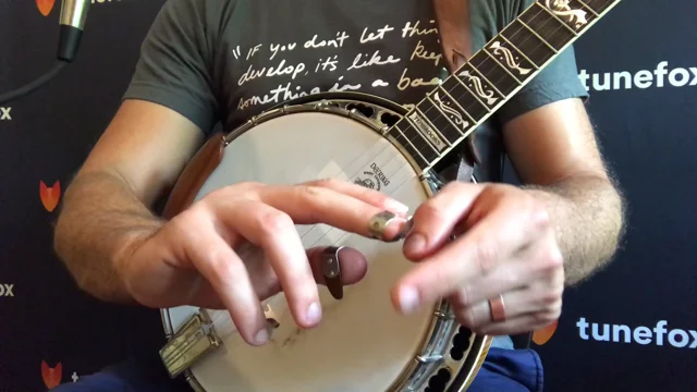 Clawhammer Banjo Hand Position