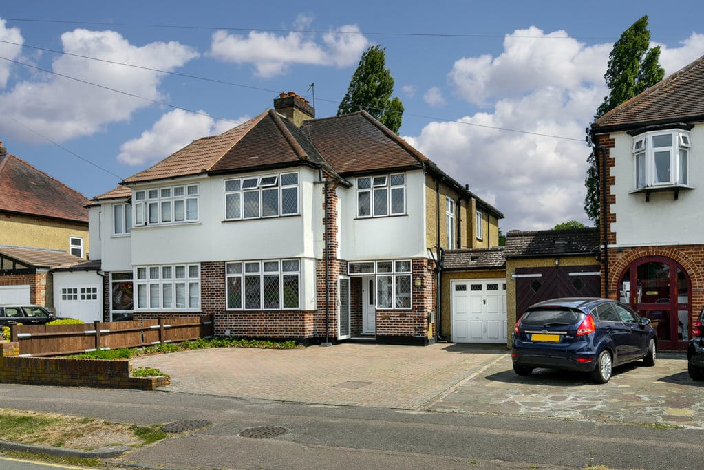 Chadacre Road, Epsom - The Personal Agent on Vimeo