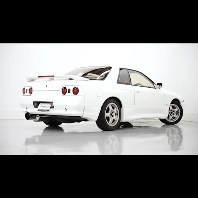 R32 Skyline White