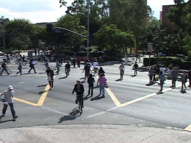 LA Gets Diagonal Crosswalks (again) on Vimeo