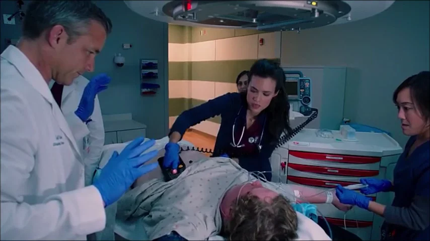 Chicago Med - Ep. 2x09 - Defib teen boy