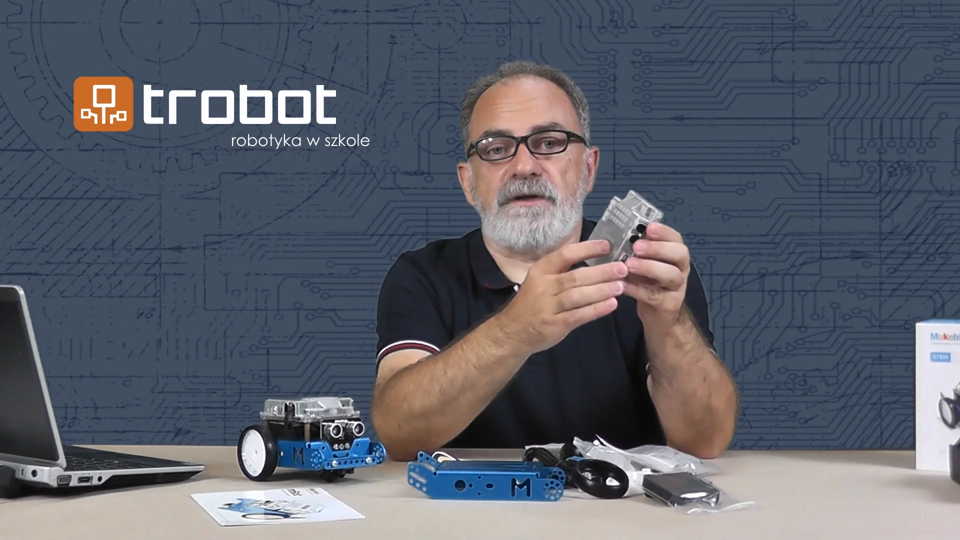kurs mBot montaż robota on Vimeo