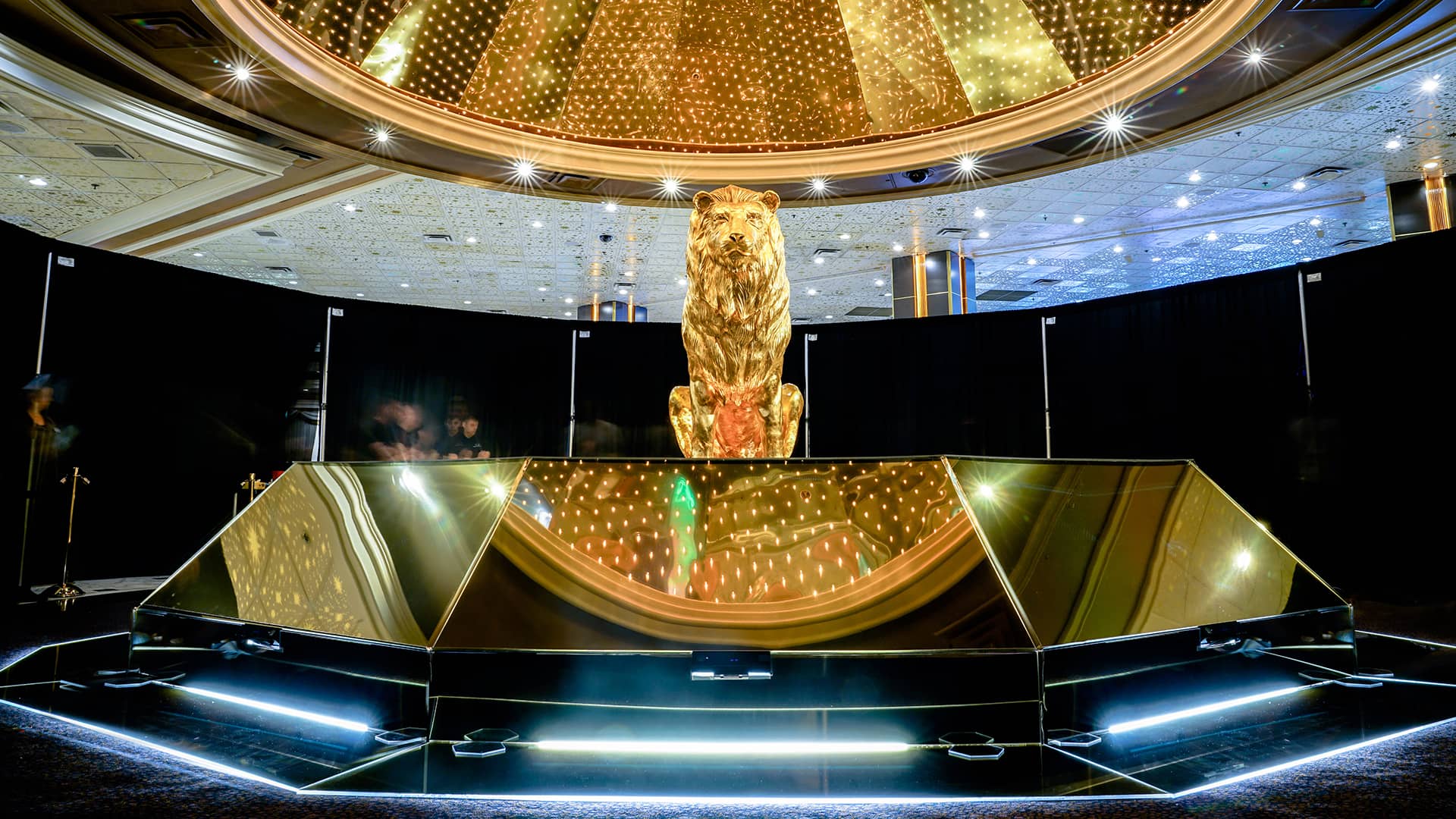 MGM Grand Mirror Mirage on Vimeo