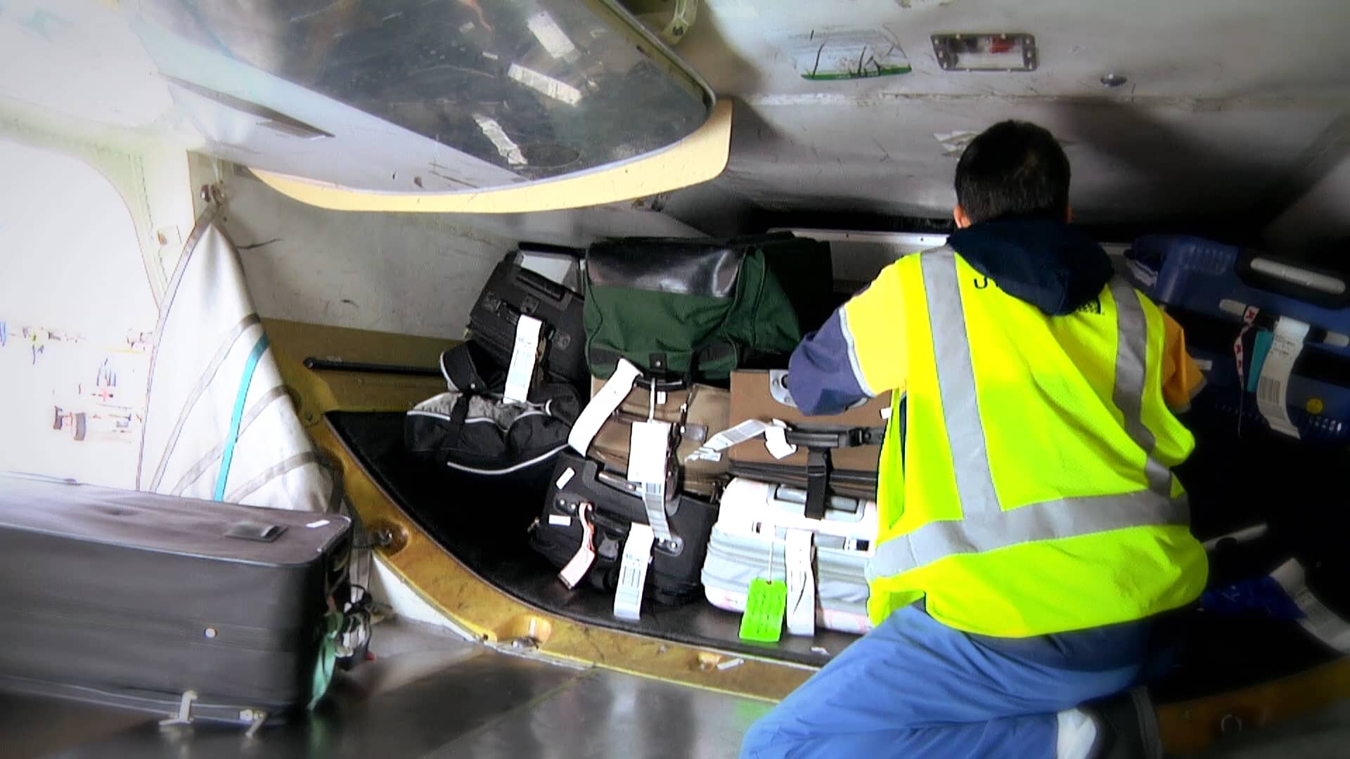 Telair-Sliding Carpet Loading System Extended on Vimeo