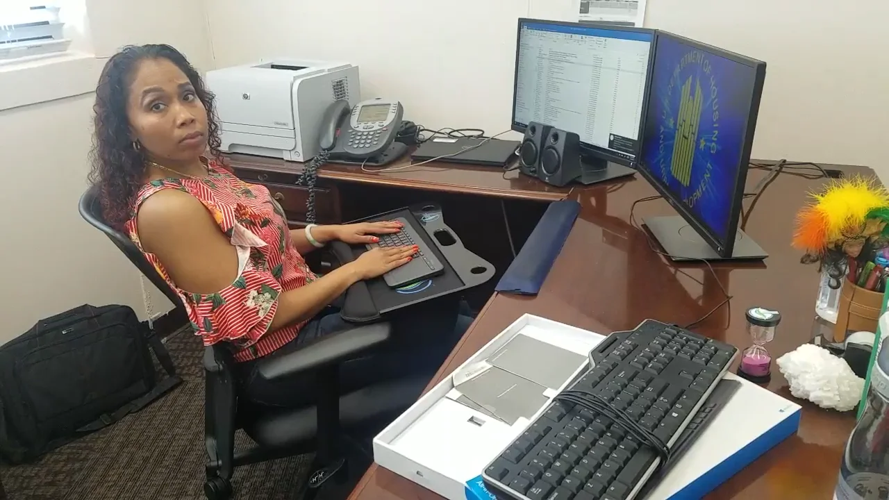 Ankorite keyboard tray video on Vimeo