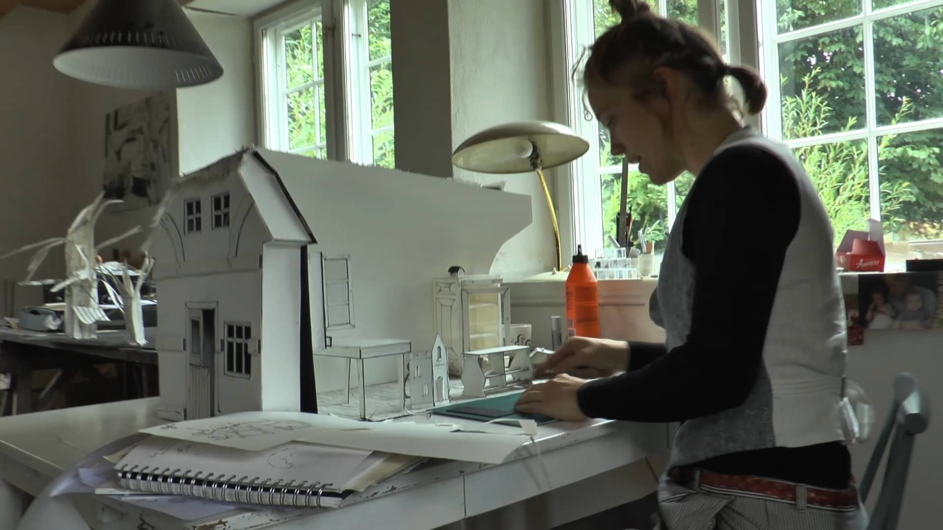 Over jorden under - Papirkunstneren Theresa Jessing on Vimeo
