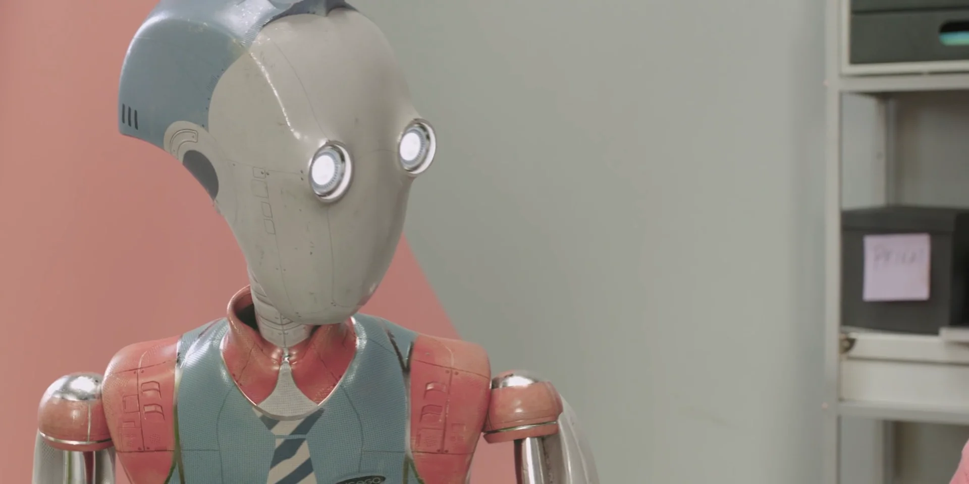 I.A [space] – Pilotprojekt HAPPY ROBOTS - Pilot Project 'HappyRobots' on Vimeo