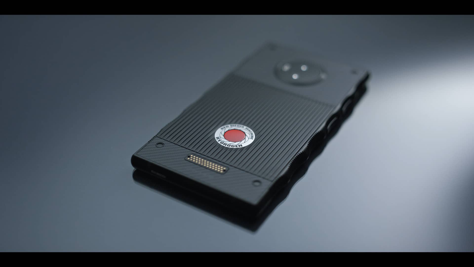 A First Look Into The RED Hydrogen One Phone on Vimeo