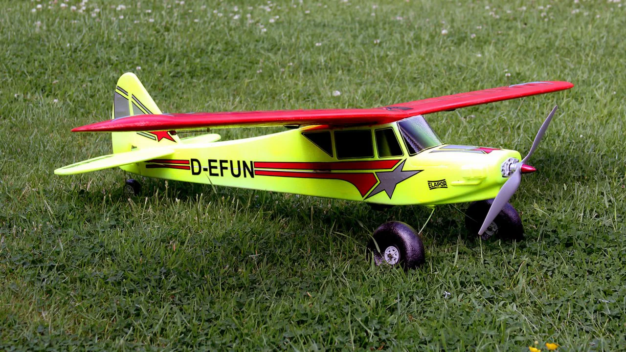 Multiplex FunCub, Rc Plane, Funcub, Manor Farm Heliclub on Vimeo