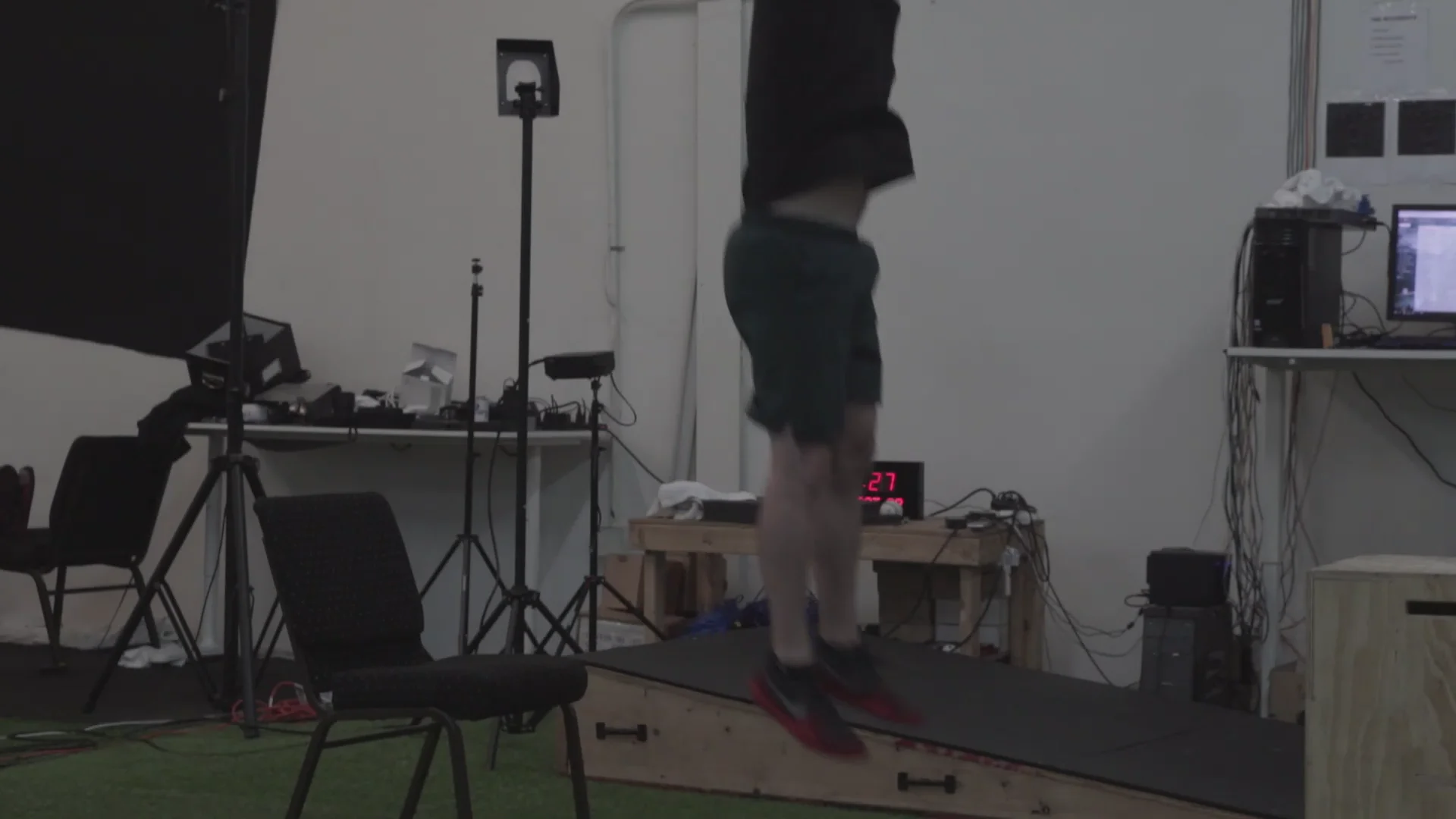 Seated Vertical Jump on Vimeo