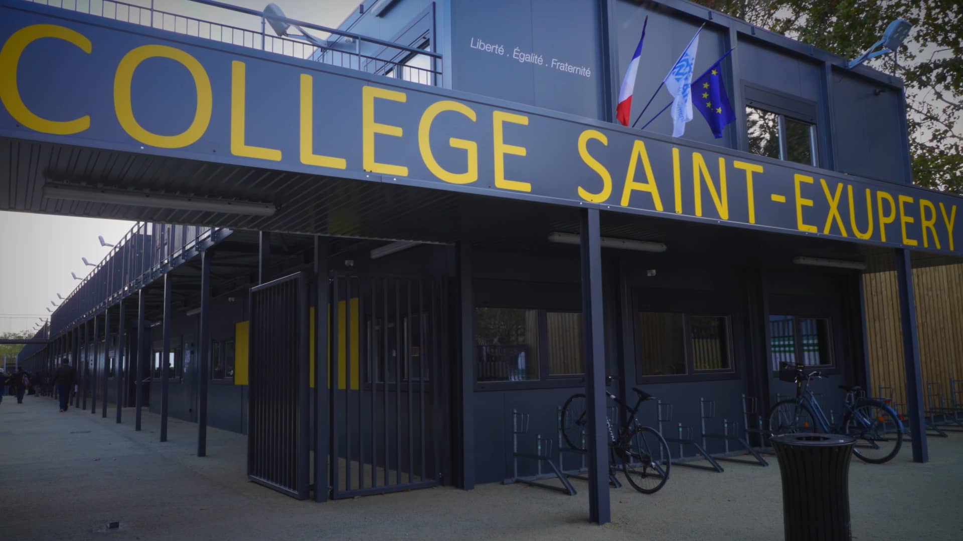 Le collège provisoire Saint-Exupéry à Vincennes on Vimeo