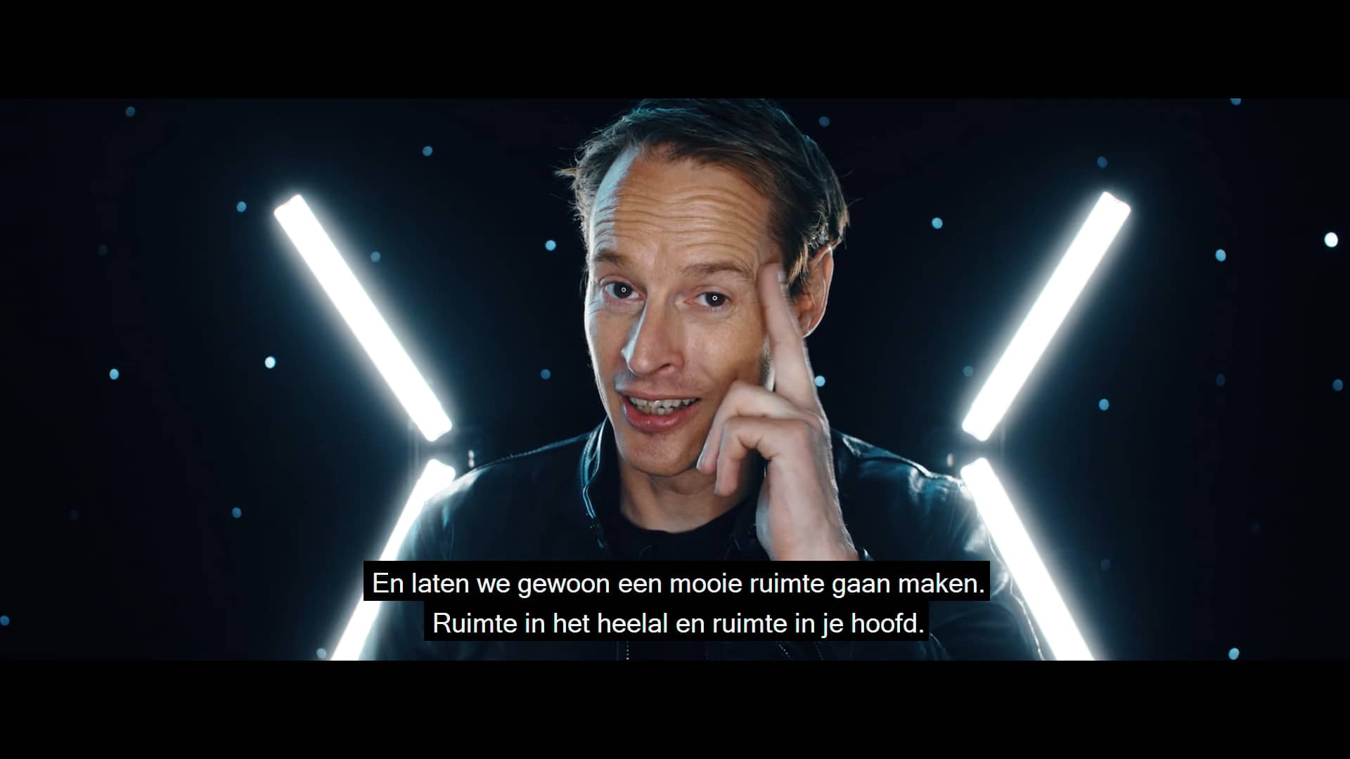 Space Waste Lab met Daan Roosegaarde - ruimte afval opruimen in Almere ...