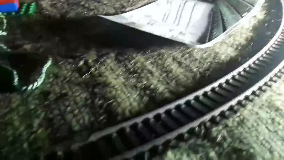 Y Cardi Bach yn Dihuno on Vimeo