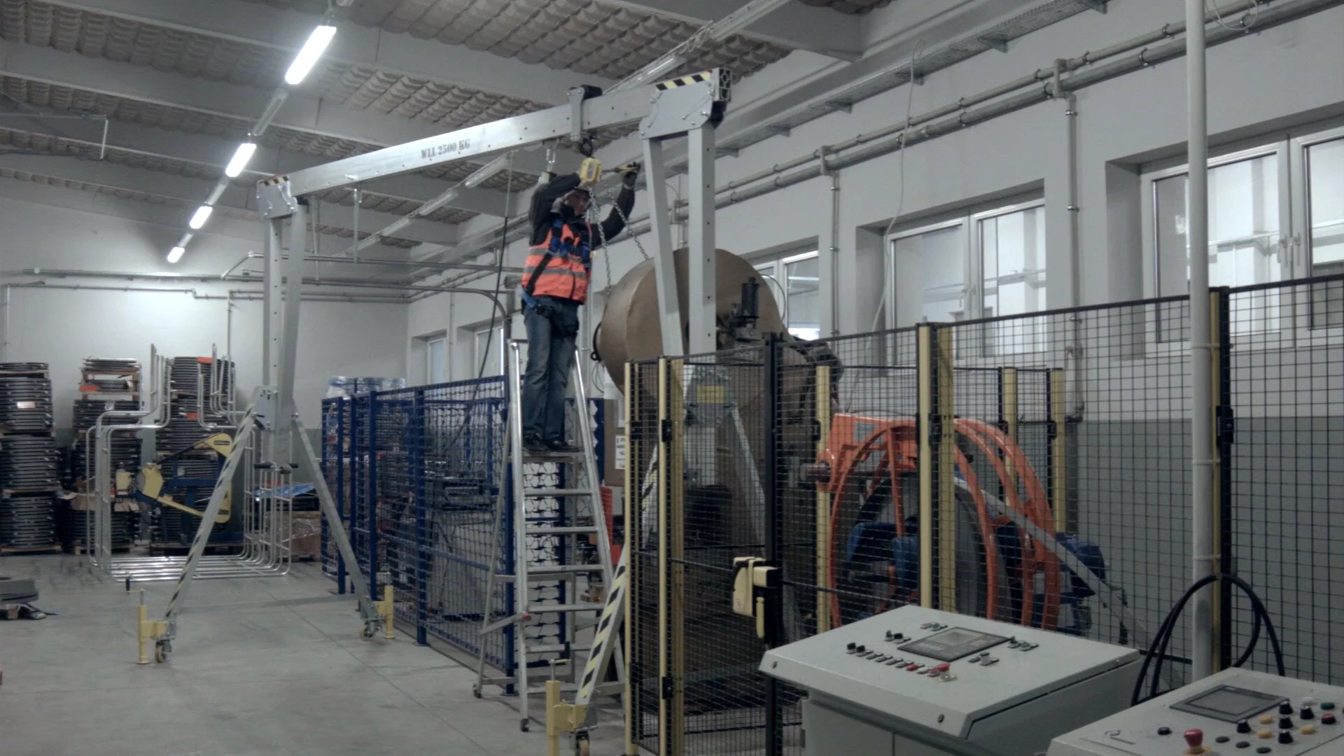 ASB - Aluminium Gantry Crane on Vimeo