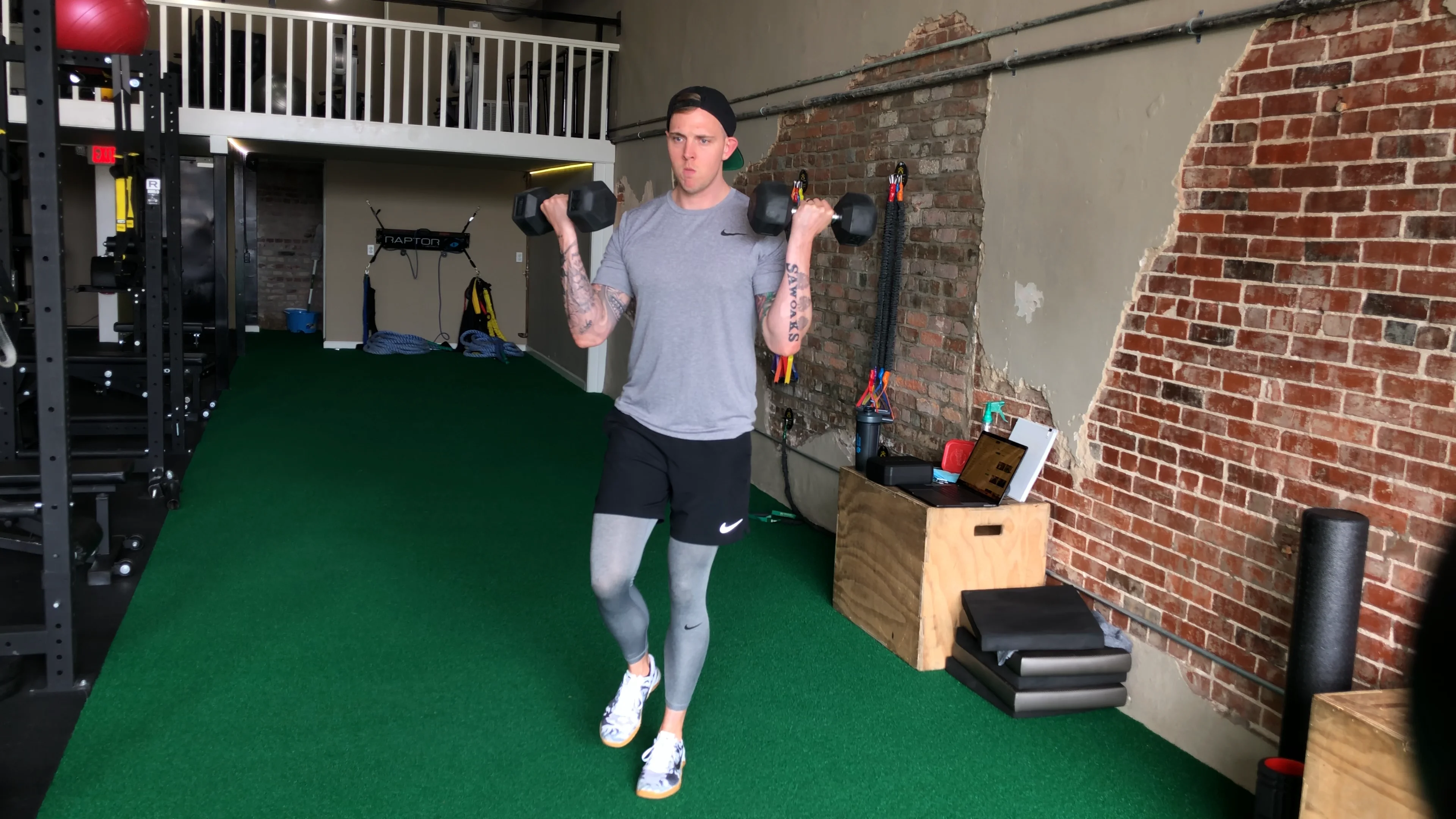 Single Leg DB Curl on Vimeo